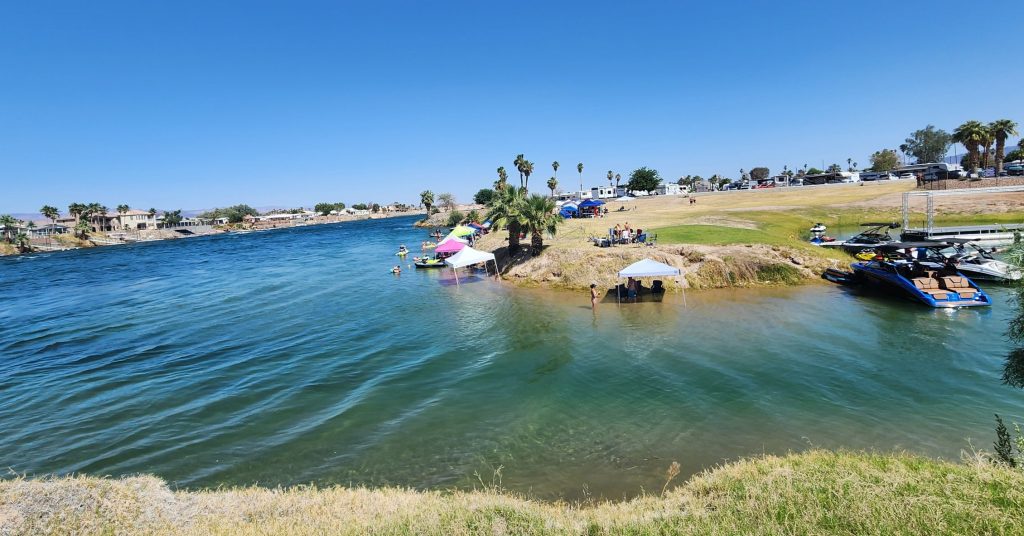 RV & Campground – RV Park and RV Resort: Needles Marina Resort
